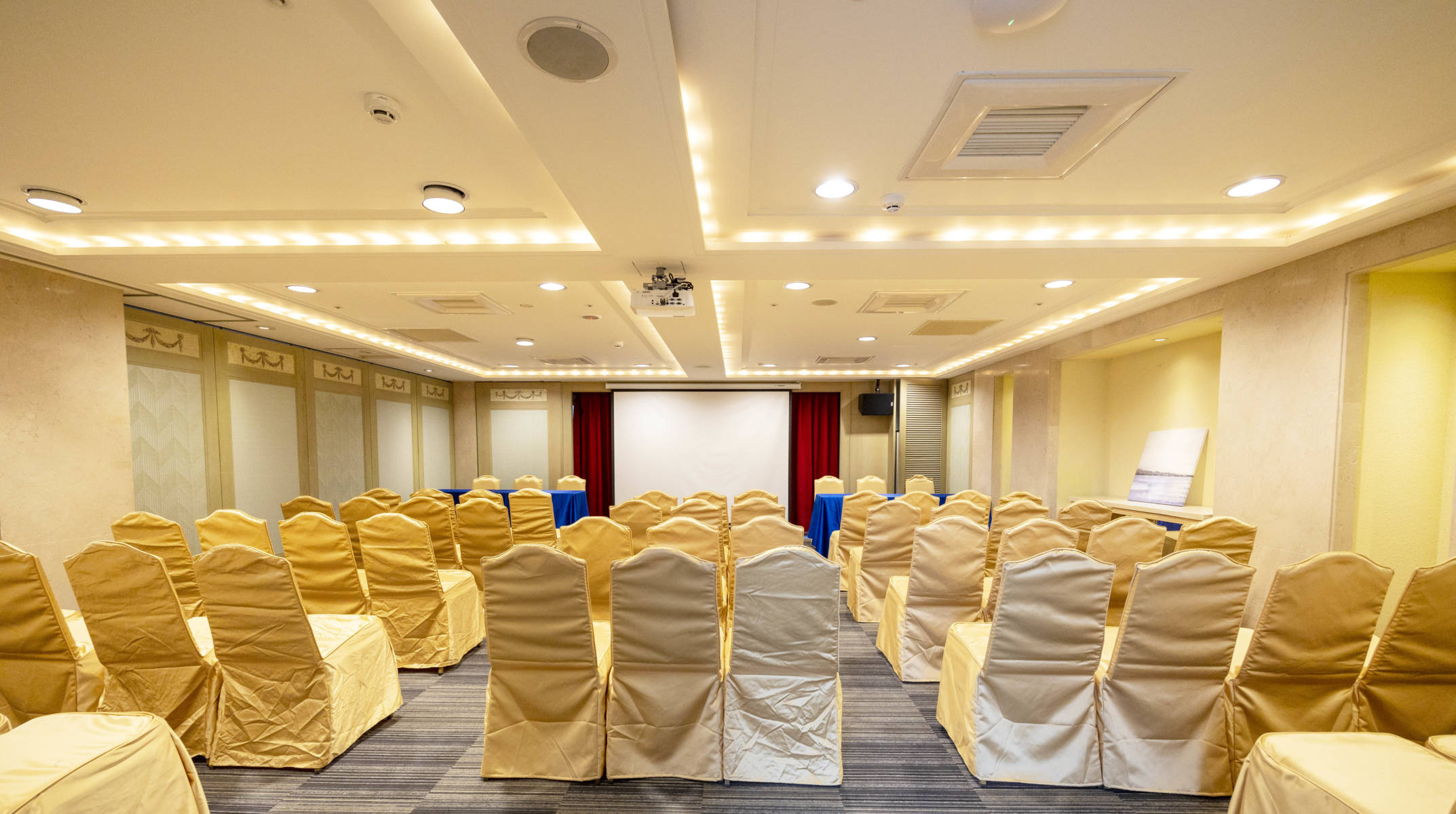 Multifunctional banquet hall - Long Beach Hotel